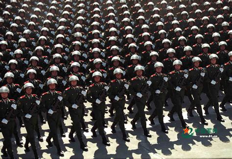 雄起！中国步兵——历次国庆阅兵步兵集锦 新华时政 新华网