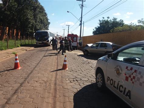Jornal A Bigorna Acidente Entre ônibus E Carro Deixa Um Ferido Em Avaré