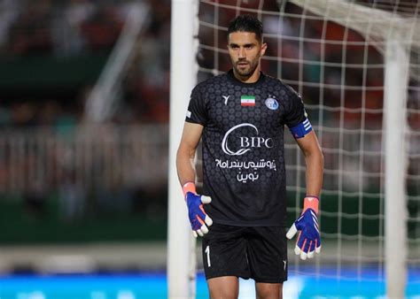 سید حسین حسینی، گلر استقلال بهترین دروازه‌بان لیگ نخبگان از نگاه کنفدراسیون آسیا عکس