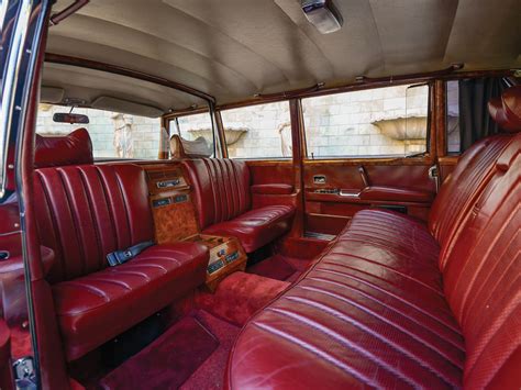 Gentlemen Your Classic Mercedes Pullman Limousine Has Arrived Carscoops
