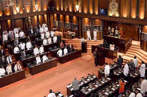 පාර්ලිමේන්තු සභාවාරය ඇරඹේ