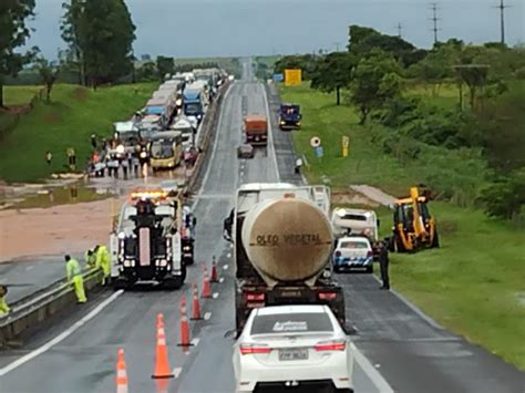 ATENÇÃO Trecho da Rodovia Raposo Tavares entre Caiuá e Venceslau está