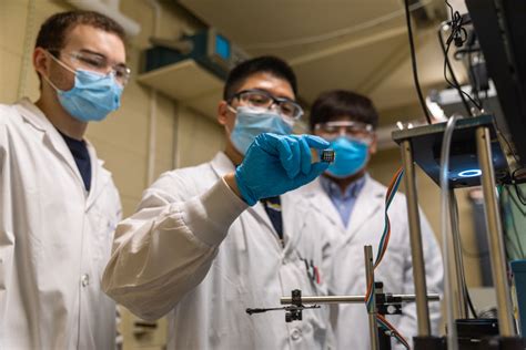New Solar Cell Breaks Records For Efficiency And Voltage Northwestern Now
