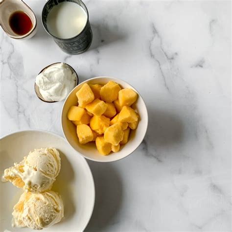 Creamy Mango Milkshake
