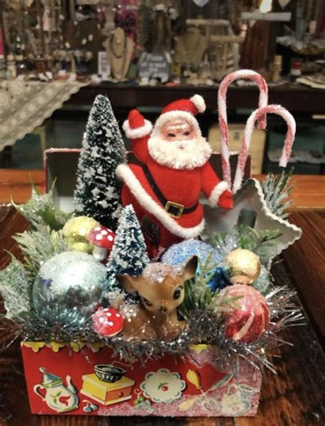 Pin By Gina Henry Realtor On Christmas Christmas Vignettes Vintage