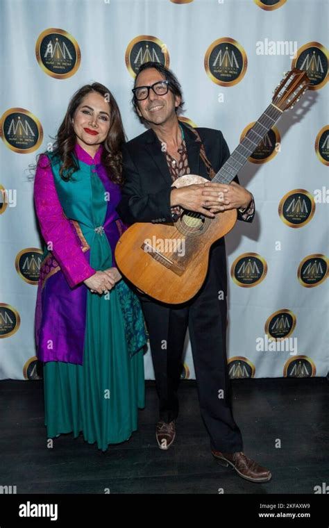 8 Hot Sexy Mojgan Shajarian Bikini Pics