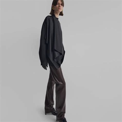 Phoebe Philo 强势回归，个人同名品牌首个系列发售 Nowre现客
