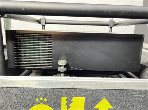 Christie D12hd H Dlp 1080p Large Venue Projector 05304 One True