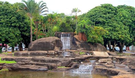 Assim está a Praça Badia Daher após ser revitalizada pela Prefeitura de