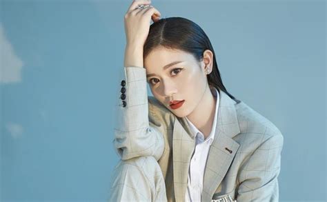 上海电视台主持人少玲