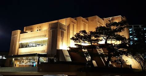 Led 불빛 밝힌 구미시 문화예술회관