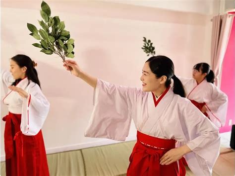 東京 東京淺草｜「提升自我」巫女舞體驗 讓我們跳一支美麗的巫女舞吧！ Live Japan 日本旅遊 ‧文化體驗導覽
