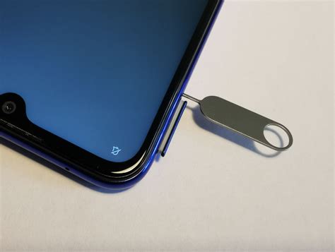 Как вставить карту памяти в Xiaomi или Redmi