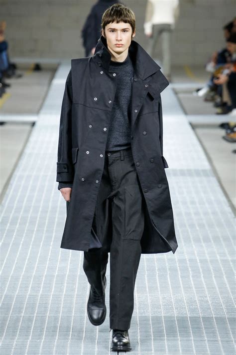 Dirk Bikkembergs Fall 2017 Menswear Collection - Vogue Runway Fashion ...