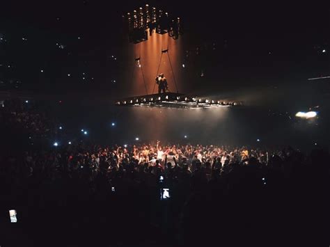 We Love Kanye West Kanye West Stage Set Design Kanye