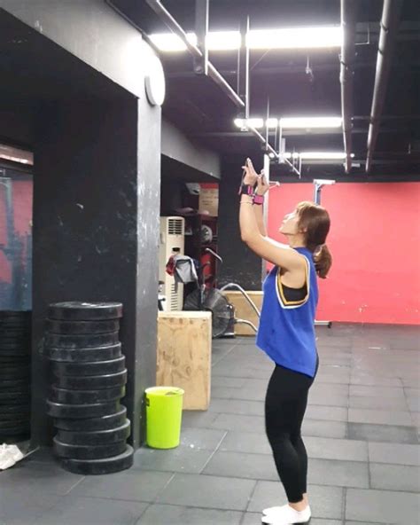은디🏋🏻‍♀️ 풀업하기 크로스핏 코치님팁 풀업연습 연속으로하기 Instagram