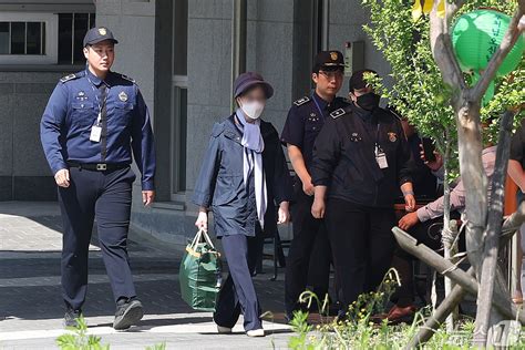 부처님오신날 가석방되는 최은순씨 뉴스1