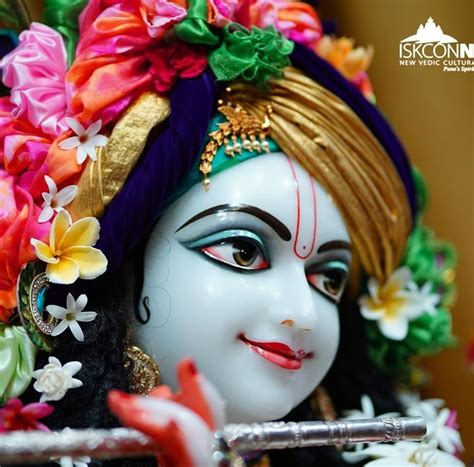 श्री राधे कृष्णा ठाकुर जी श्याम हमारे दिल से पूछो कितना तुमको याद किया । याद में तेरी मुरली