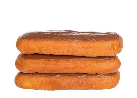 Stapel Van Drie Donute Staven Bevroren In Chocoladeglazuur Stock Foto