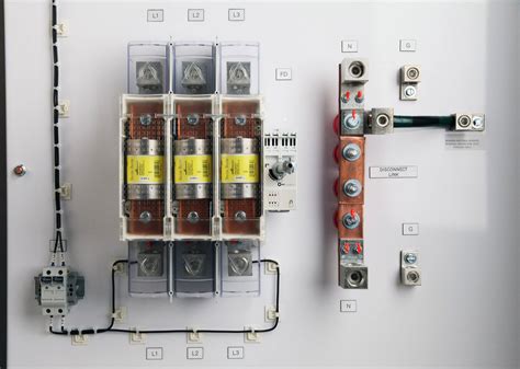 Fused Disconnect Switch Vs Circuit Breakers Salient Power