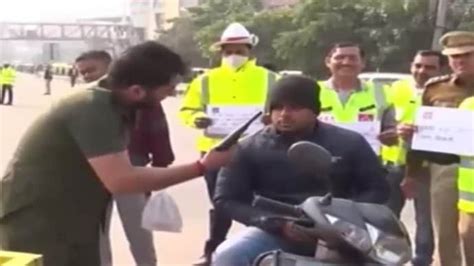Gurugram Traffic Police Hires Gabbar Singh And Sambha To Warn Violators