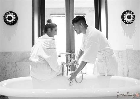 Mesra 9 Pasangan Artis Ini Pamer Mandi Bareng Di Bathtub