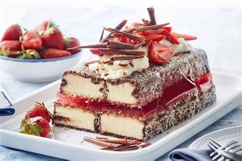 Aussie lamington cake