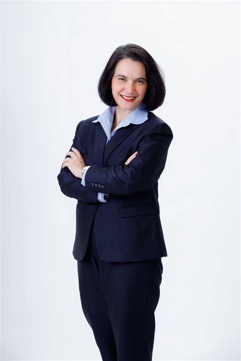 นางแพตริเซีย มงคลวนิช ผู้อำนวยการสำนักงานบริหารหนี้สาธารณะแถลงข่าวความสำเร็จการจำหน่ายพันธบัตร