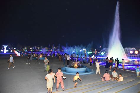 ၇၉ နှစ်မြောက်တပ်မတော်နေ့အား ဂုဏ်ပြုသောအားဖြင့် အထိမ်းအမှတ် ပိုစတာကြီးများ စိုက်ထူထားပြီး တပ