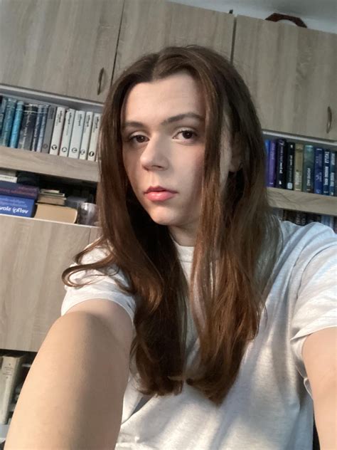 17 Mtf Pre Hrt Im Closeted Even Though I Look Like This Rtrans