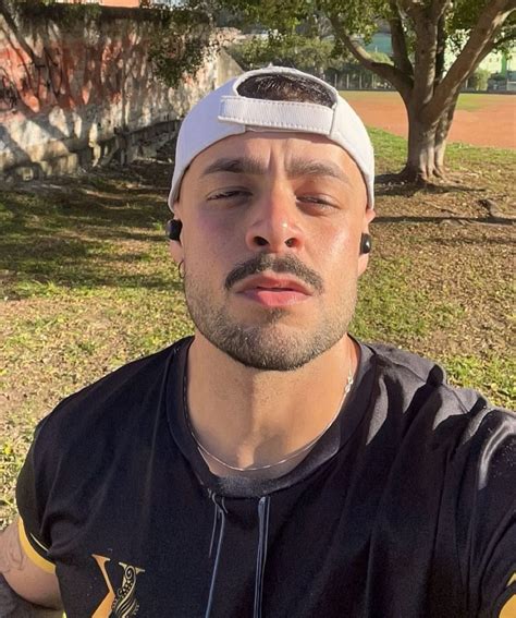 Vinic visitou seu perfil a 10m atrás