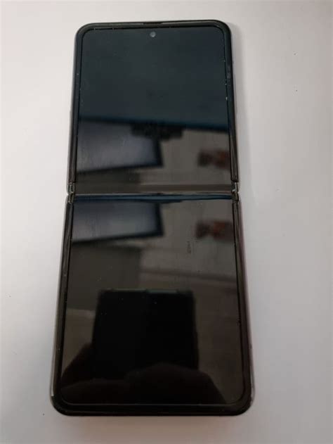 Galaxy Z Flip Defekt Kaufen Auf Ricardo