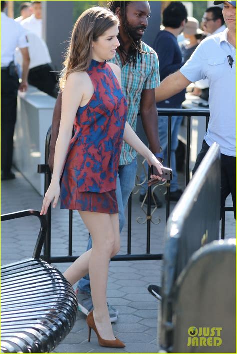 Anna Kendrick Once Had To Explain To Ben Affleck Who The Jonas Brothers