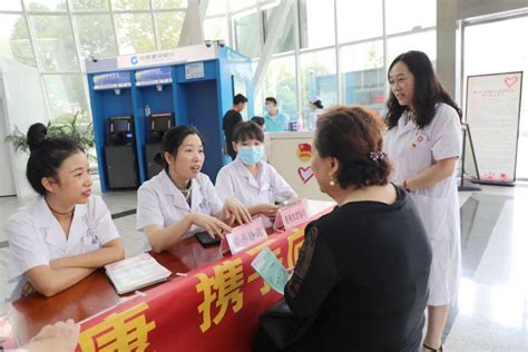 带您看铜医科普促健康 携手向未来 铜医开展全国科普日活动 咨询 群众 知识