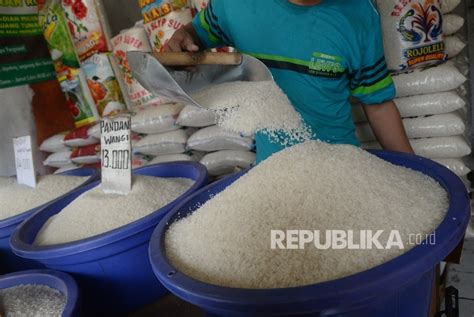 Harga Beras Stabil Penjualan Beras Bulog Indramayu Seret Republika