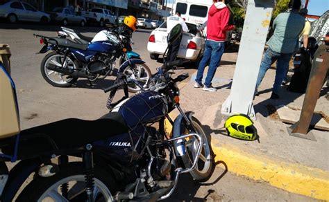 Dos Motociclistas Chocan En Transitado Crucero En Los Mochis