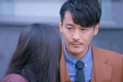 百亿珠宝家族内斗落幕：渣男“赘婿”天价婚离了，失控权也丢了 36氪