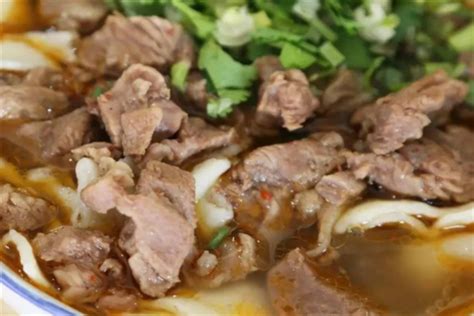 咬强羊肉面馆加盟费多少钱咬强羊肉面馆加盟费低至232万元咬强羊肉面馆加盟怎么样开一家咬强羊肉面馆加盟费多少？大致需要232万元起