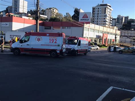 Acidente De Trânsito Deixa Duas Mulheres Feridas Na Rótula Nelson Bazei