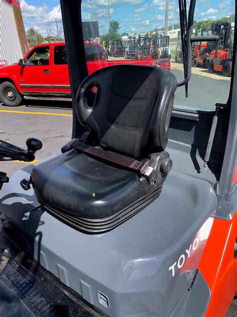 2015 Toyota 8fdu35 8000lb Pneumatic Forklift With Wide 72 Class 3 Side