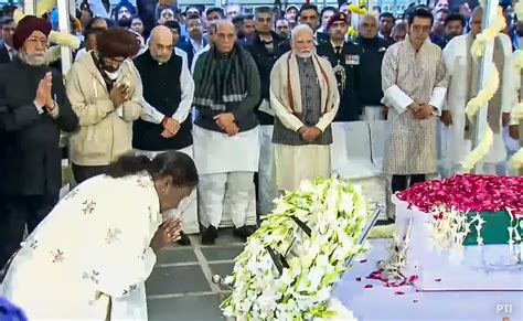Manmohan Singh Last Rites Highlights Manmohan Singh Cremated At Delhis Nigambodh Ghat With