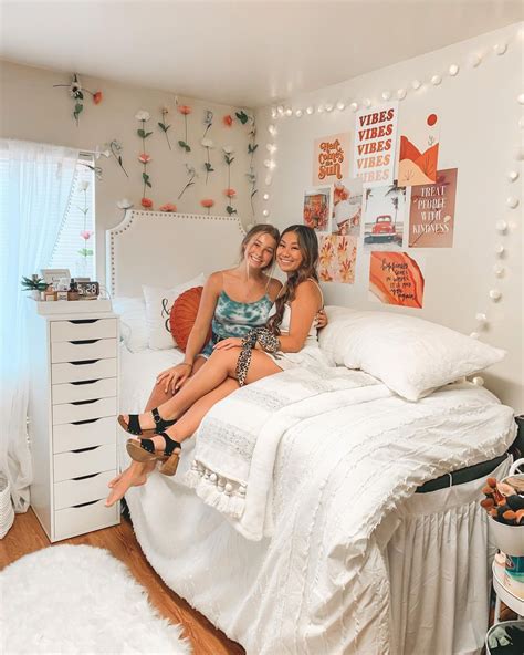 33 Insanely Cute Dorm Room Ideas You Need To Try Its Claudia G Dorm Room Essentials Dorm