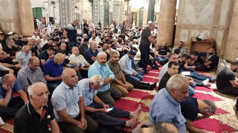 آلاف المصلين يلبون نداء الفجر العظيم في المسجدين الأقصى والإبراهيمي
