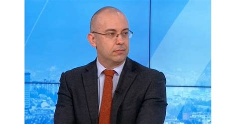 Икономист Таванът на цените на горивата създава изкуствен недостиг на пазара