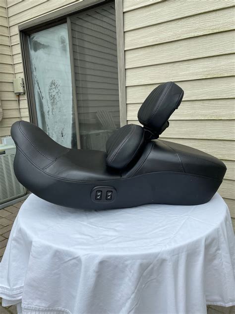 CVO Touring Heated Seat W Rider Backrest Passenger Tour Pak Backrest