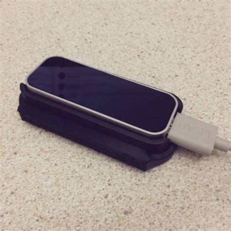 3D Printable Leap Motion VR Mount By Evavoo