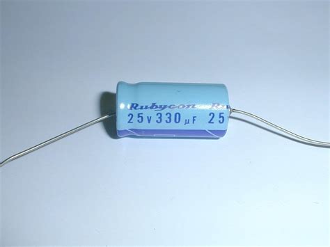 Electrolytic Capacitor 330uf 25V Axial Lead 85Deg C 10 X 21mm Size