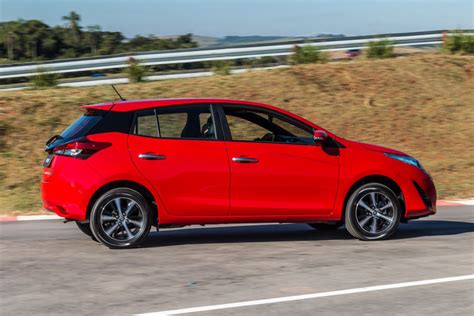 Toyota Yaris Vers Es Equipamentos E Galeria De Fotos Motor Show