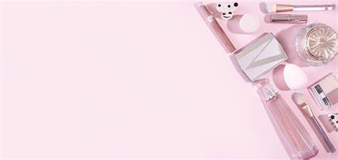 핑크 배경에 화장품 패션 메이크업 액세서리와 뷰티 플랫 누워 맨 위 보기입니다 플랫 레이 배너 하이 앵글에 대한 스톡 사진 및 기타 이미지 Istock