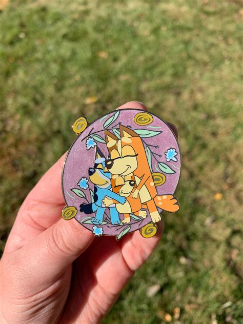 Bluey Hug Double Dots Pins